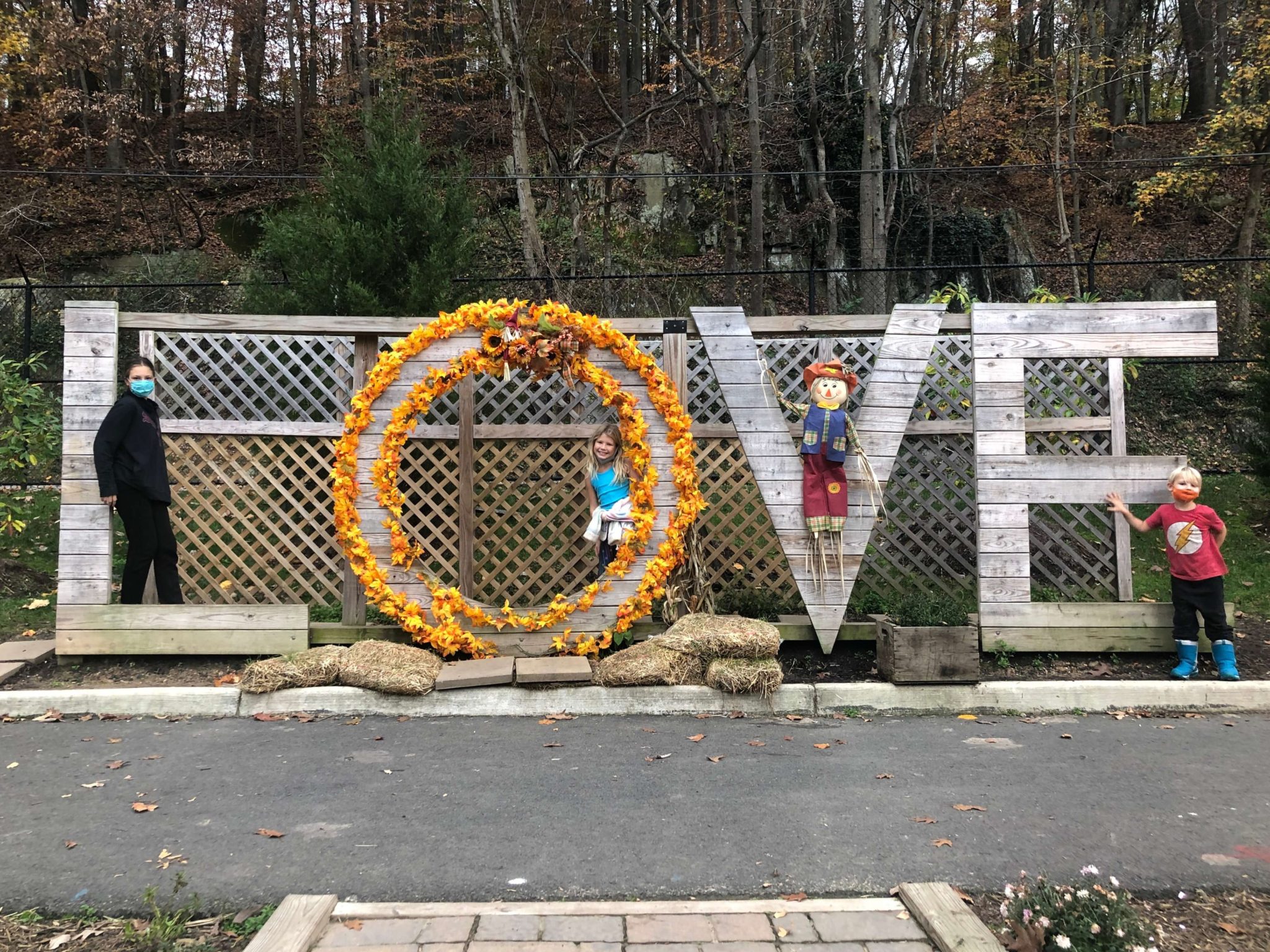 Virginia's LOVEworks - At Yarn's Length