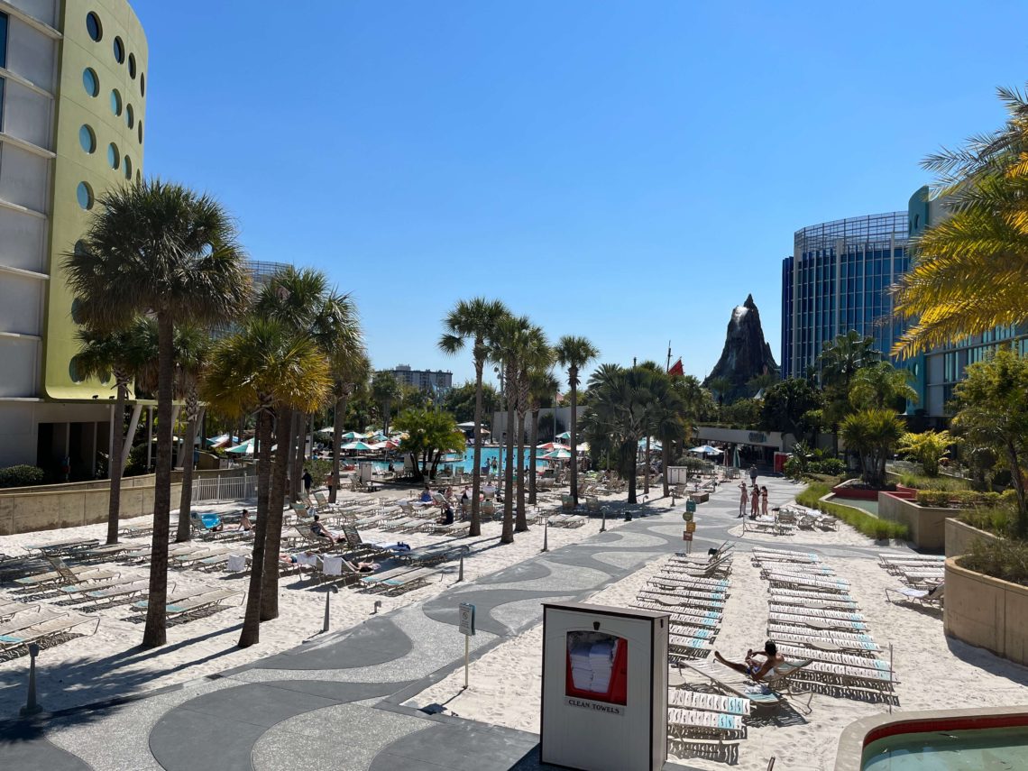 Cabana Bay Beach Resort: Retro Family Fun - At Yarn's Length