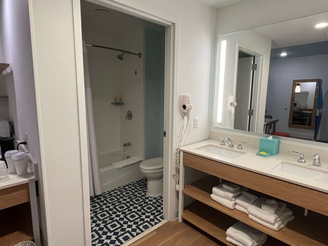 Surfside Inn & Suites at Universal's Endless Summer Resort - At Yarn's ...
